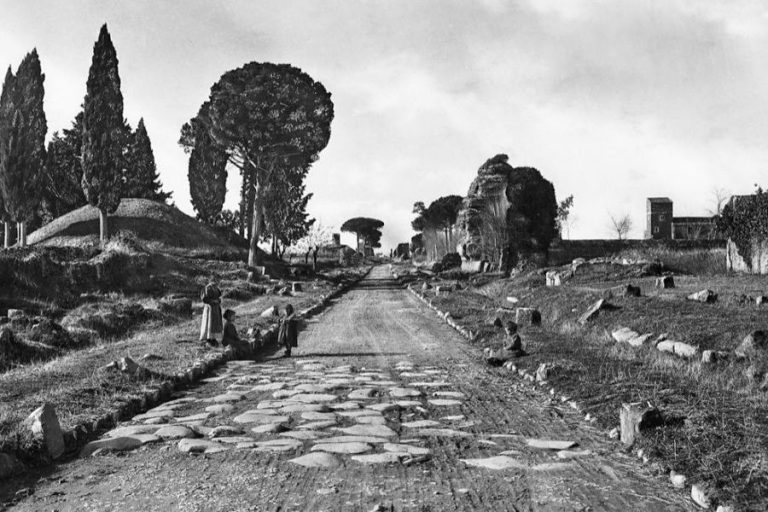 “Appia. Self-portrait”, il mito dell’Appia nella fotografia d’autore